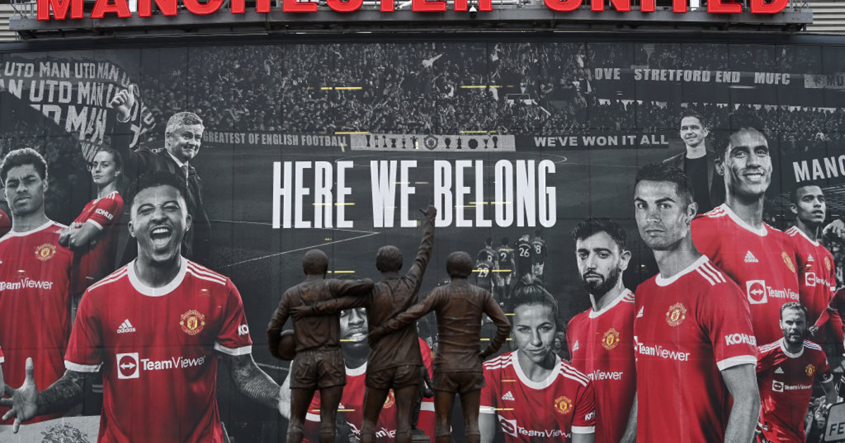 Огромное фото Роналду на стадионе МЮ Олд Траффорд было снято - iSport.ua